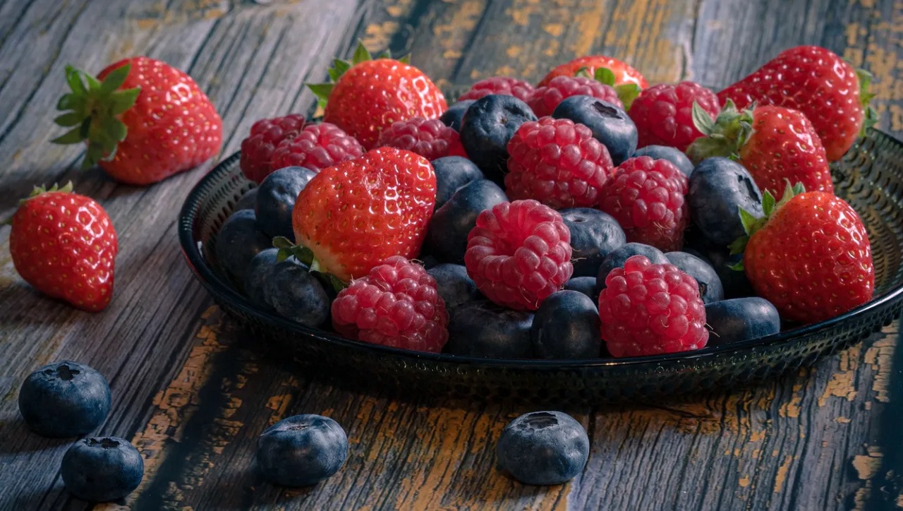 7 Fruits High in Collagen to Keep Your Skin Firm and Smooth