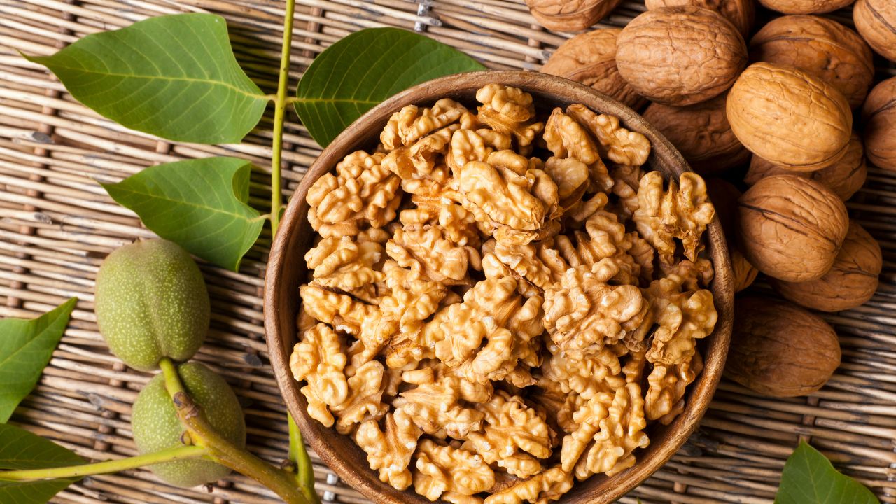 10 High Fibre Nuts that Pack a Nutritional Punch