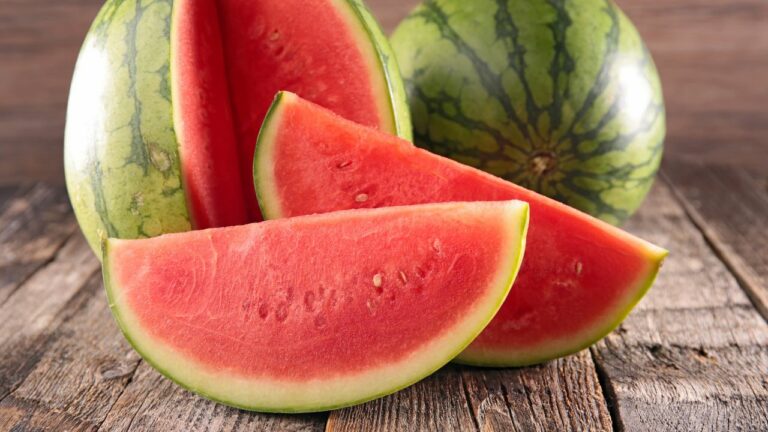 13 Healthy Fruits That Are High in Iron