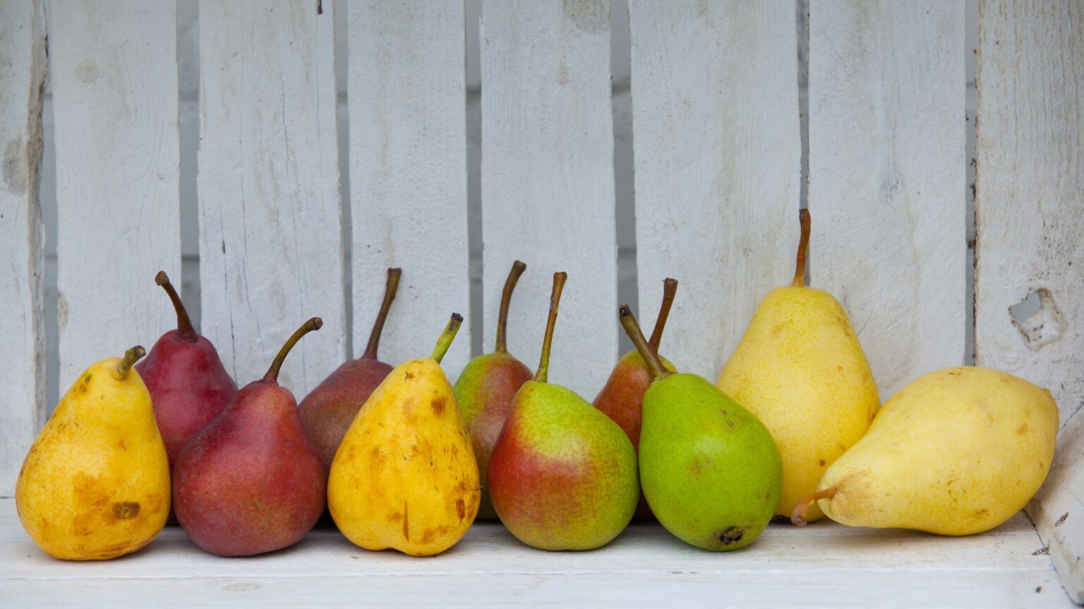 10 Types of Pears: Sweet, Juicy, and Perfect for Every Meal